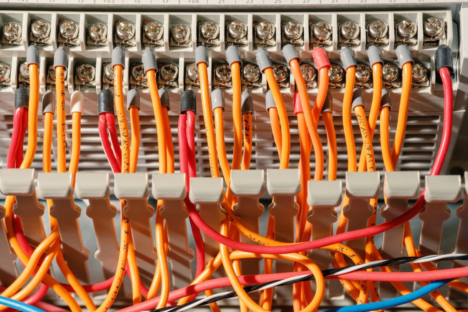 Common Signs of Overload in Distribution Lines | Vista Projects
